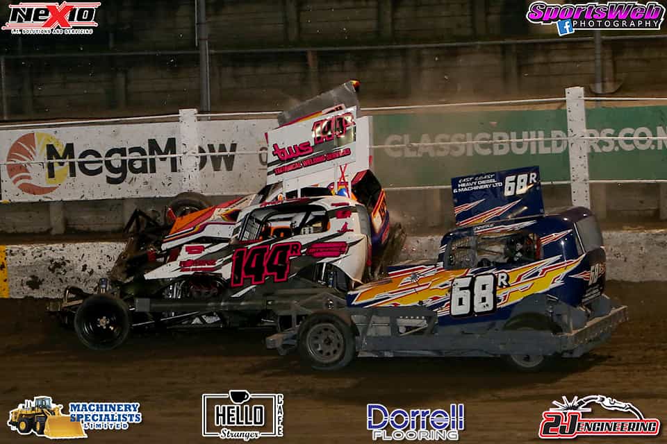 F2 Midgets Entertain