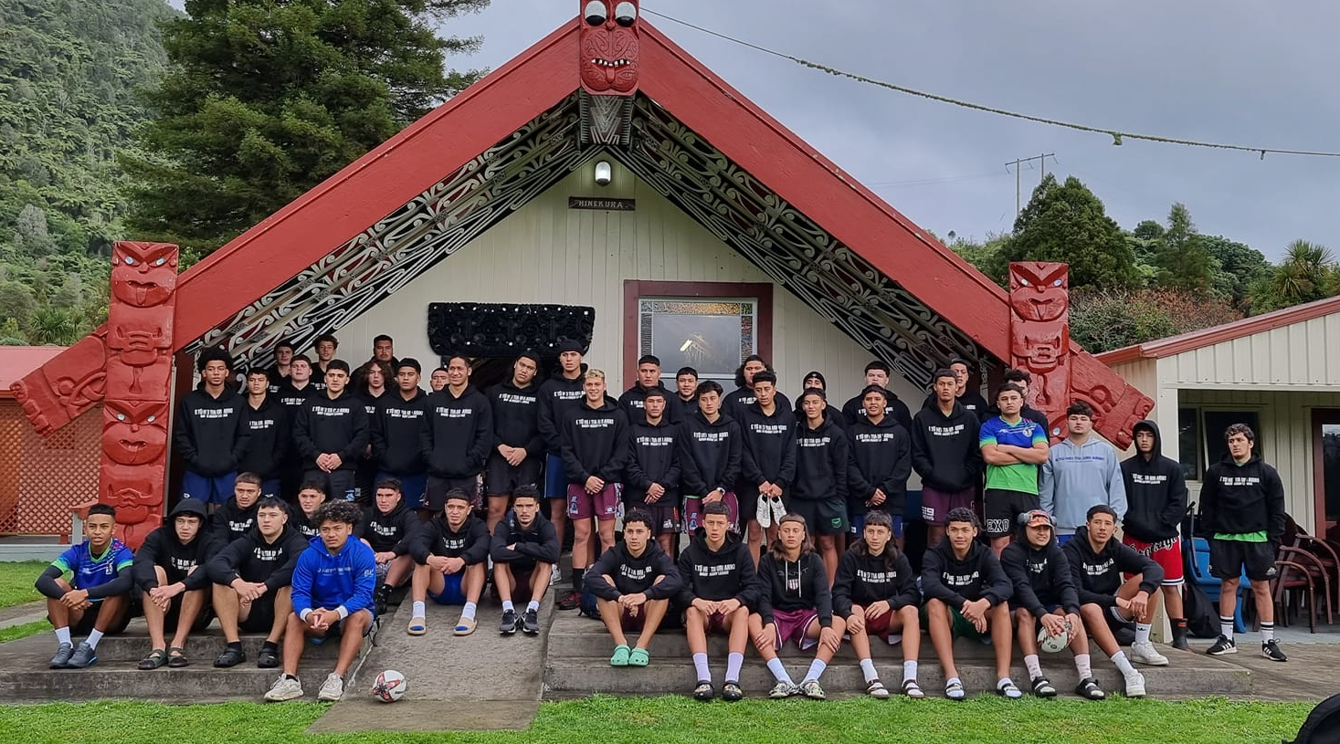 E Tu Hei Tia Uri Ariki - Home