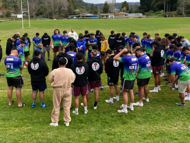 E Tu Hei Tia Uri Ariki - Home